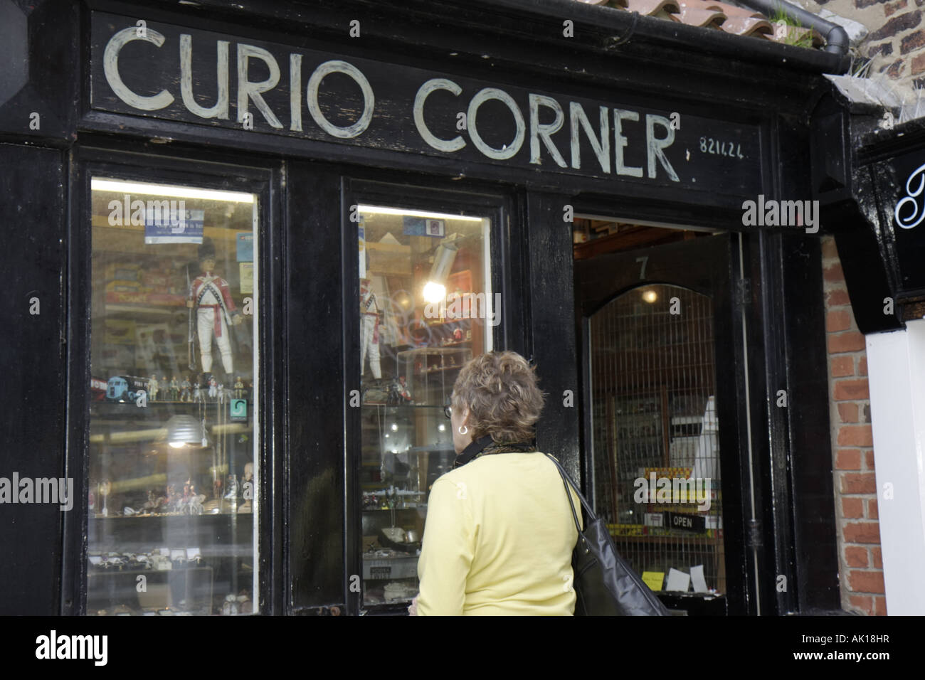 Whitby market place hi-res stock photography and images - Alamy