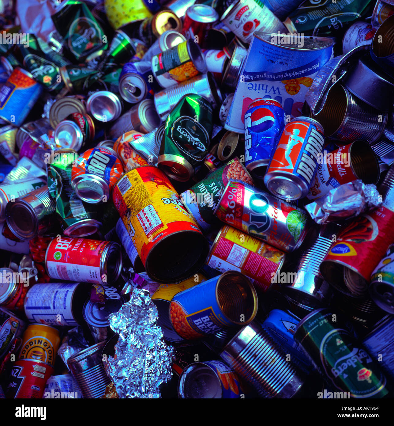 Aluminium and steel cans for recycling Stock Photo - Alamy