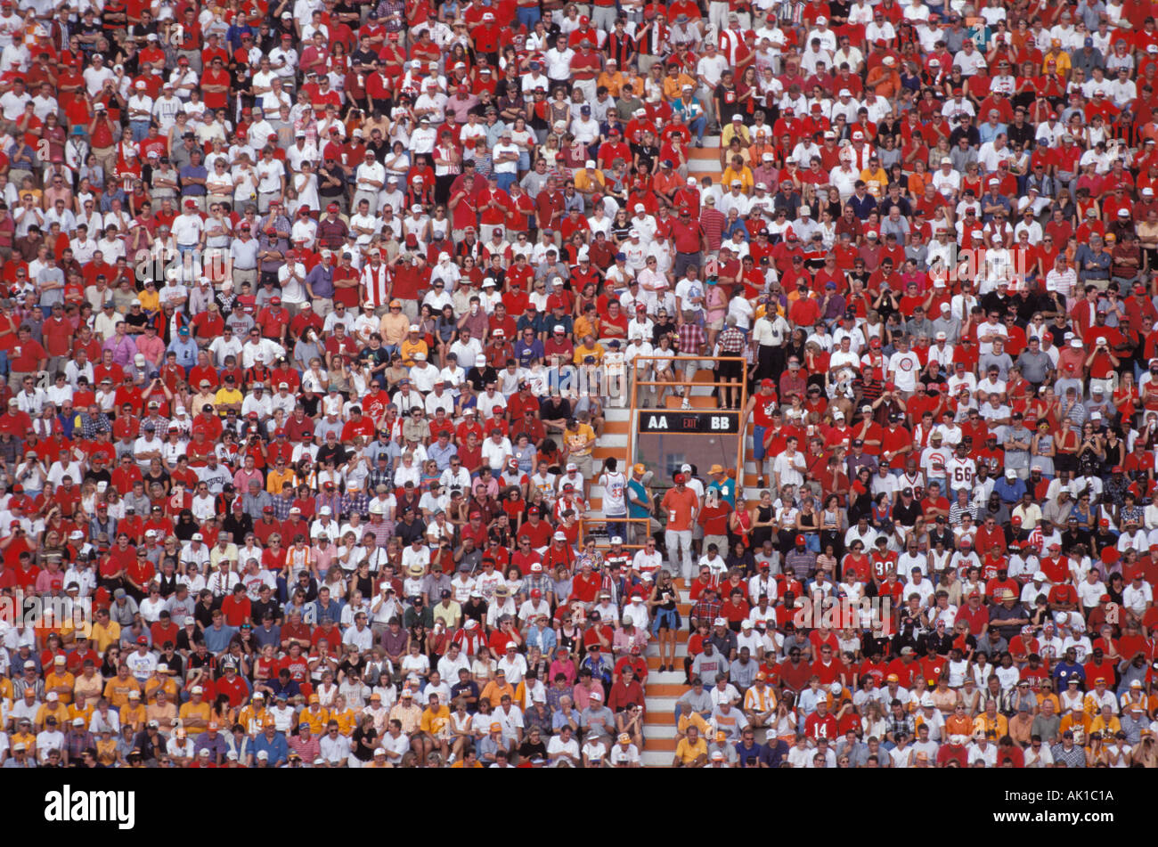Spectators stadium hi-res stock photography and images - Alamy
