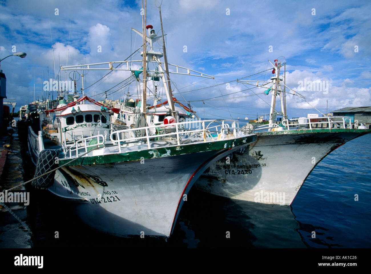Long line fishing vessel hi-res stock photography and images - Alamy