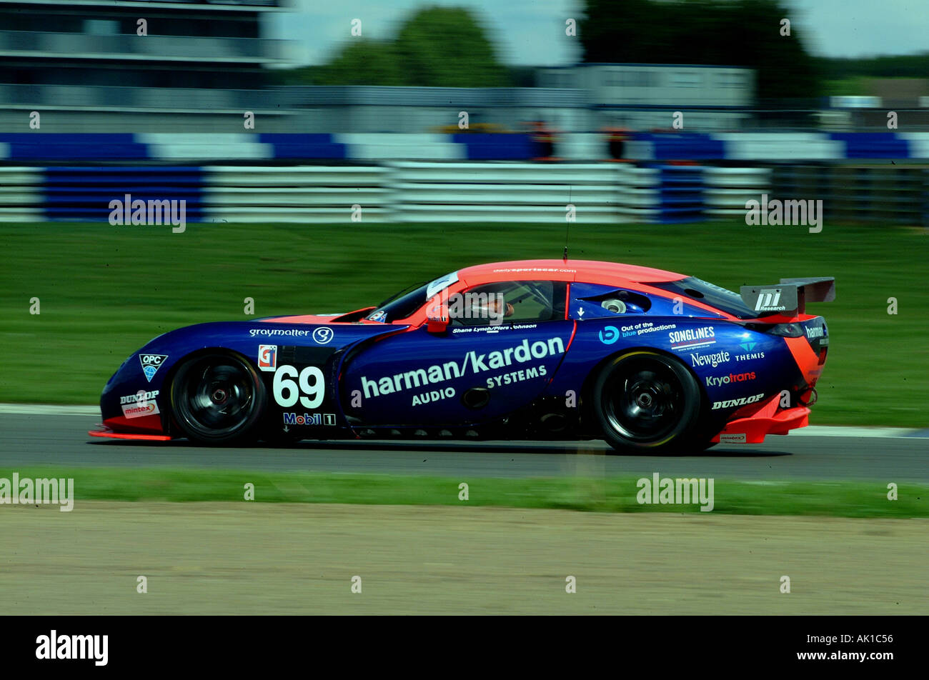 GT SILVERSTONE 250503 PIERS JOHNSON SHANE LYNCH TVR T400R Stock Photo ...
