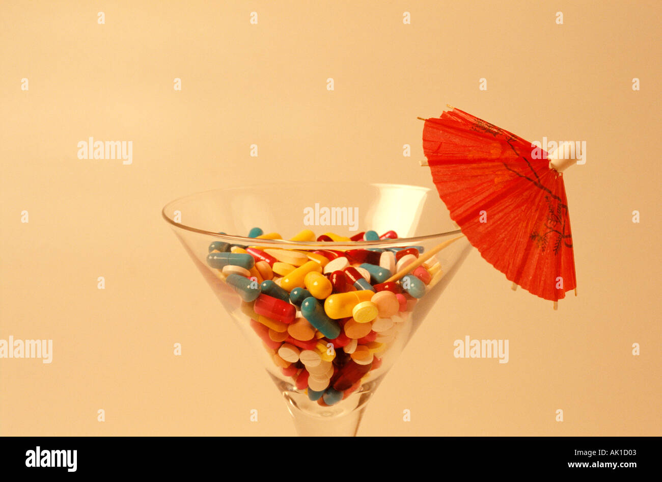 Cocktail dosage hi-res stock photography and images - Alamy