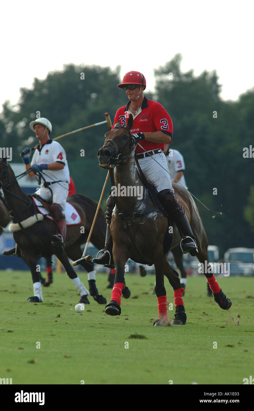 RED NO:3 GLEN GILMORE PLAYING FOR THE COMMONWEALTH TEAM,ATH THE CARTIER ...
