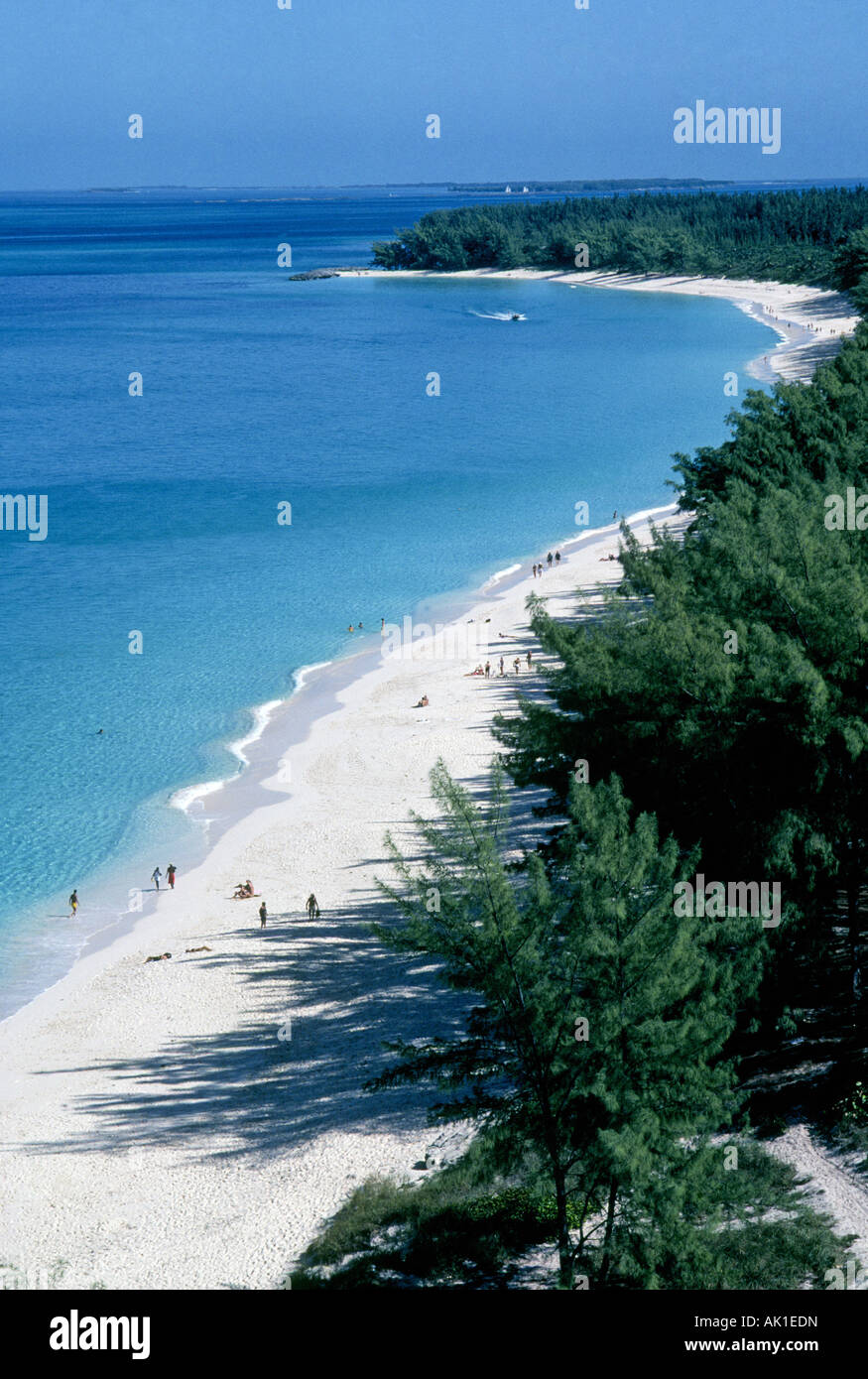 Beautiful bahamas beaches hi-res stock photography and images - Alamy