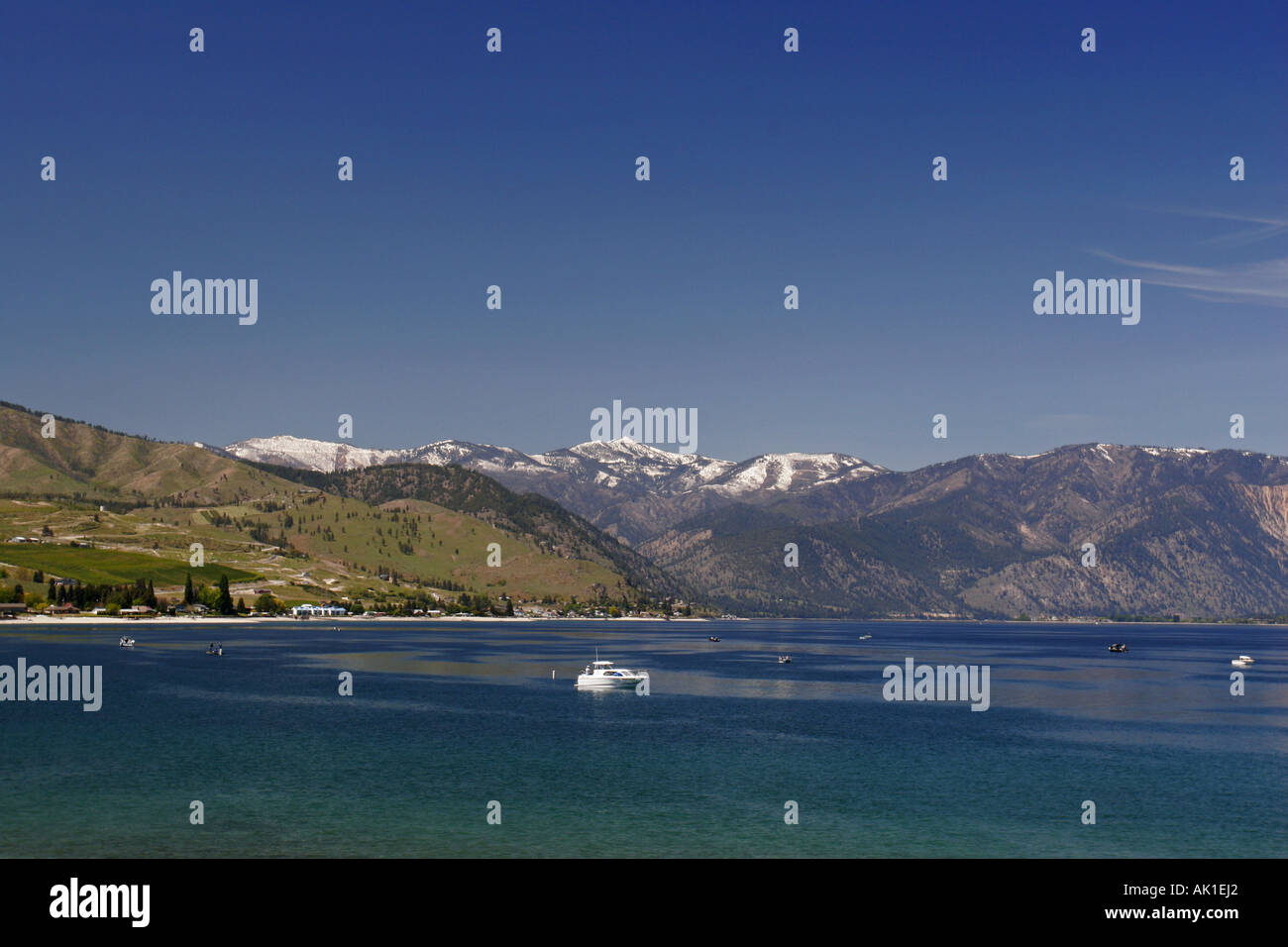 Washington lake chelan national recreation hi-res stock photography and ...