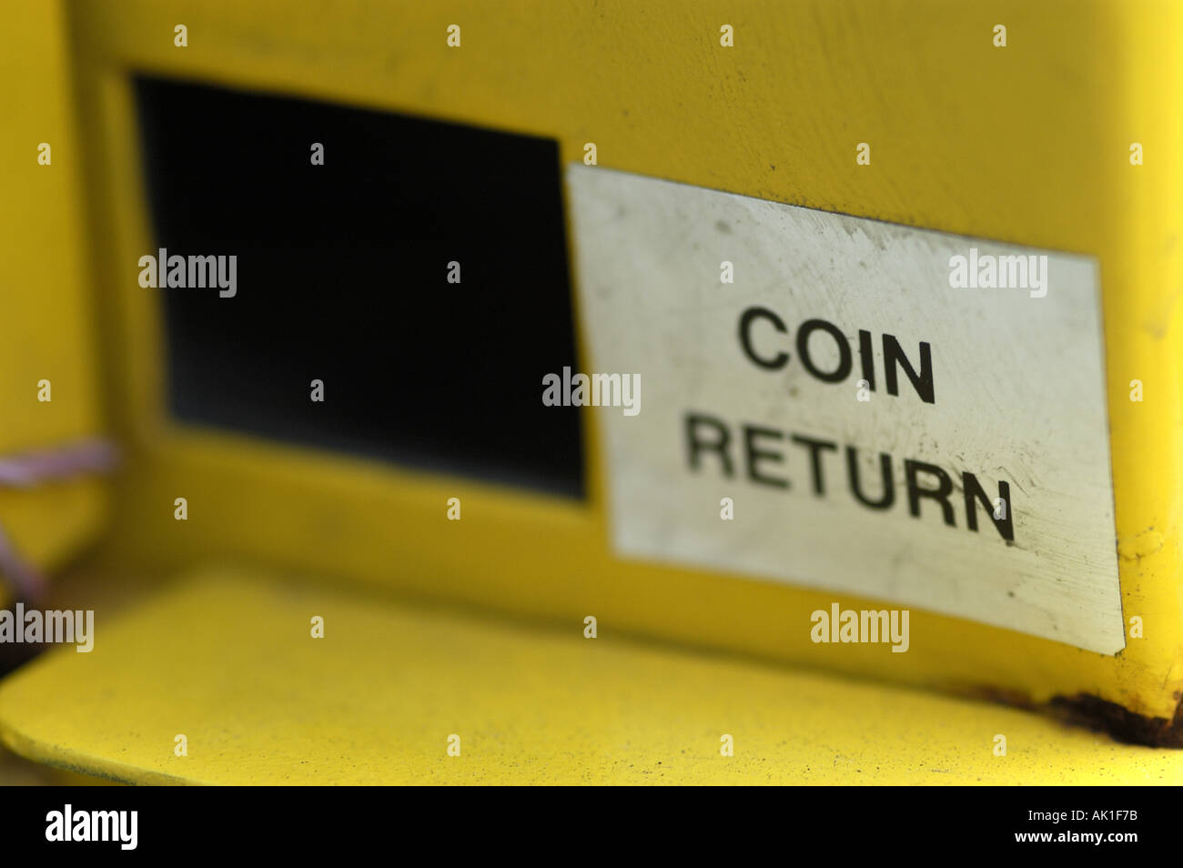 Coin return white sign on yellow all capitals horizontal Stock Photo ...