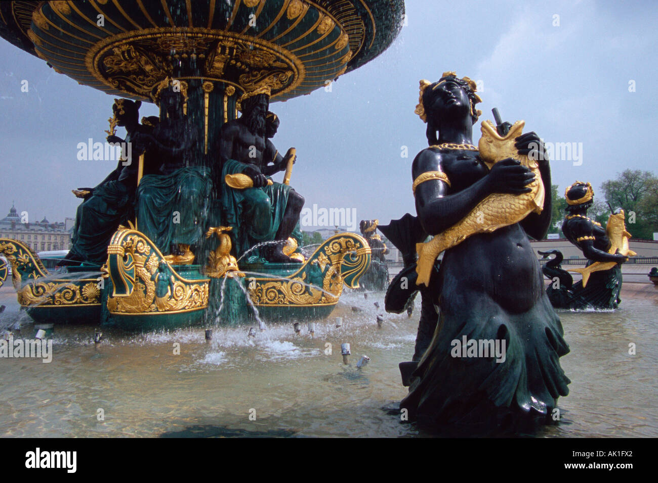 Fountain / Paris / Springbrunnen Stock Photo - Alamy