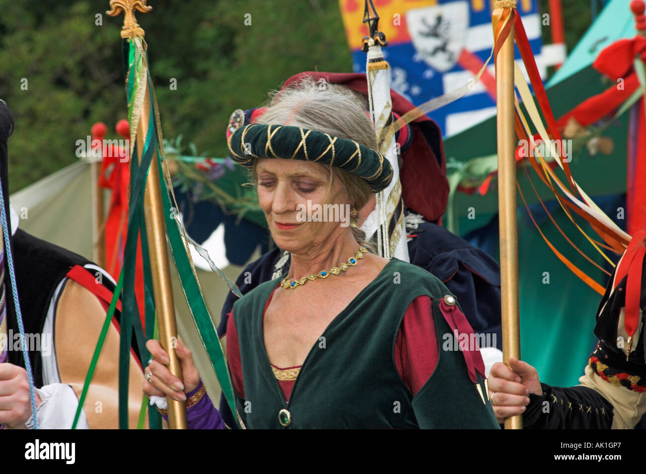 Medieval lady of the castle hi-res stock photography and images - Alamy