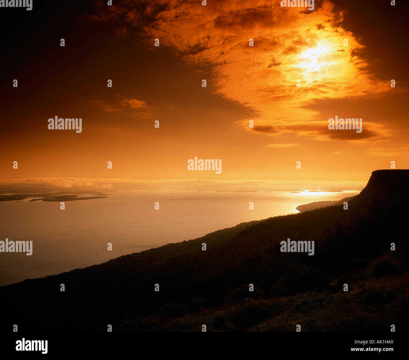 Cliffs of magho hi-res stock photography and images - Alamy
