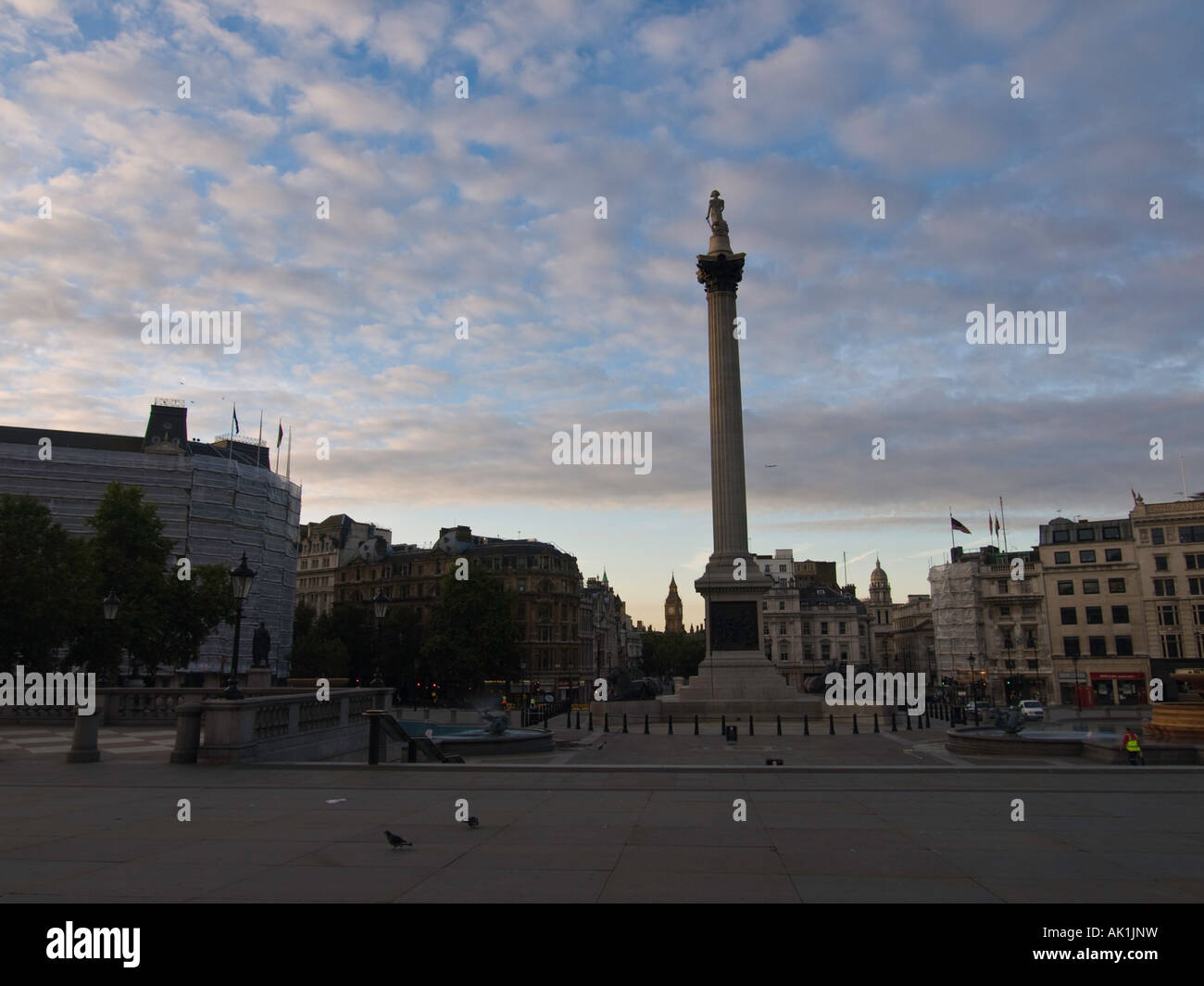 empty Trafalgar Square Early morning Stock Photo - Alamy