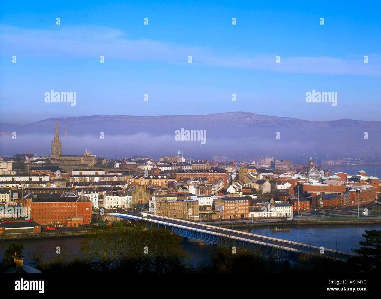 Derry City, Craigavon Bridge, River Foyle, Ireland Stock Photo - Alamy