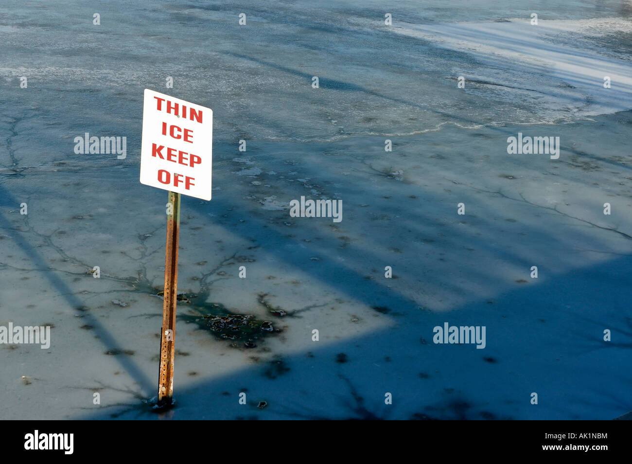 Danger keep off the ice hi-res stock photography and images - Alamy