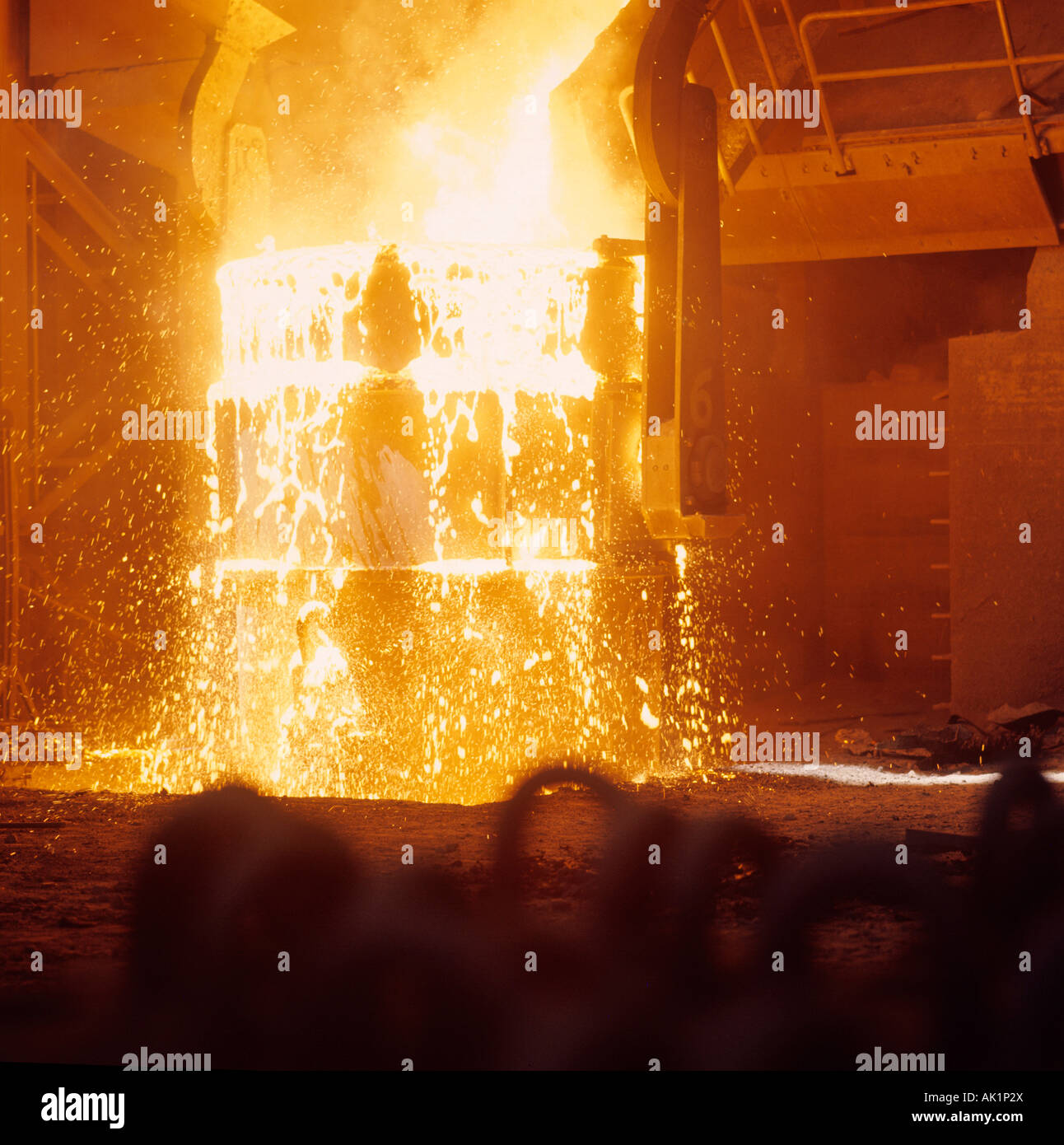 Foundry Pouring Liquid Metal High Resolution Stock Photography and ...