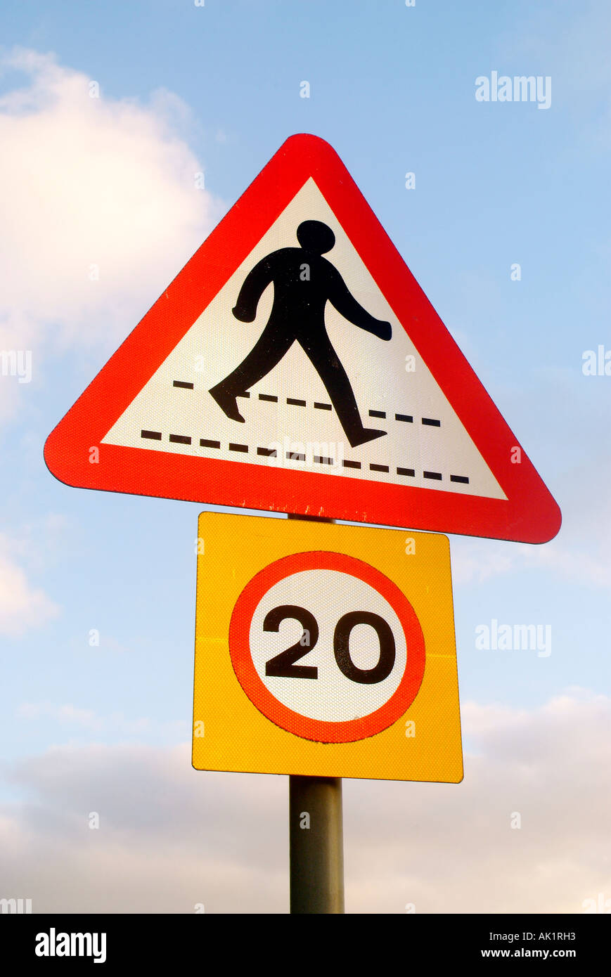 Speed limits in miles per hour hi-res stock photography and images - Alamy