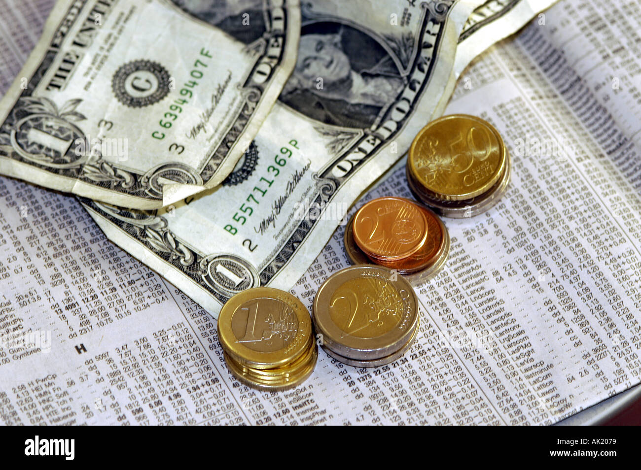 Yen and dollars bank notes mixed hi-res stock photography and images ...