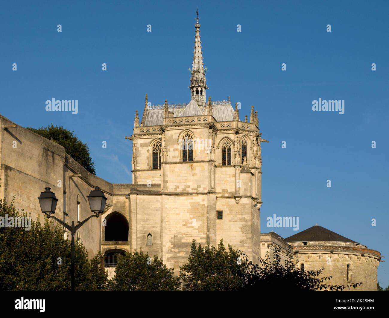 The Chapelle St-Hubert, on the ramparts of the Chateaux d'Amboise ...