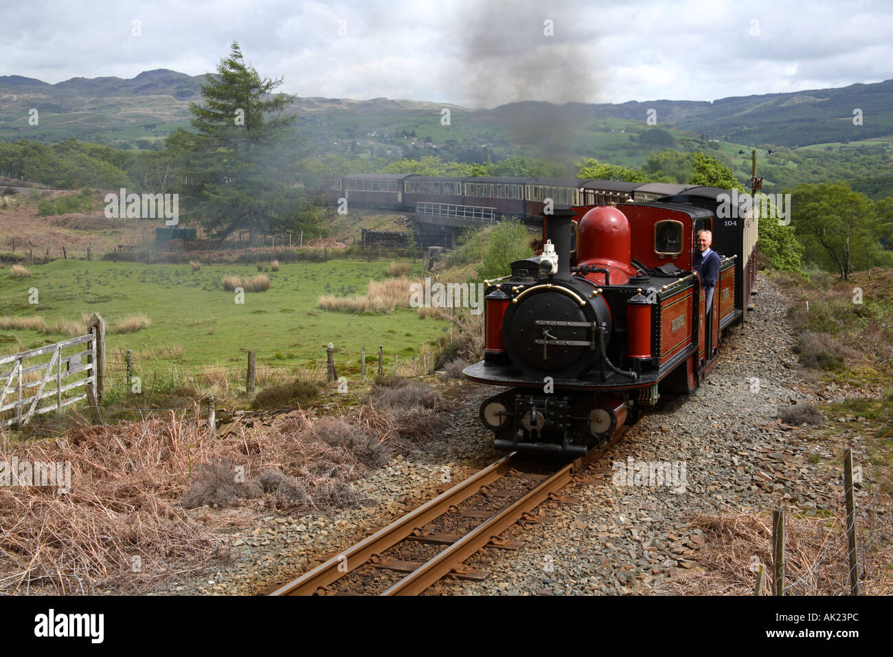 Steam train wales hi-res stock photography and images - Alamy