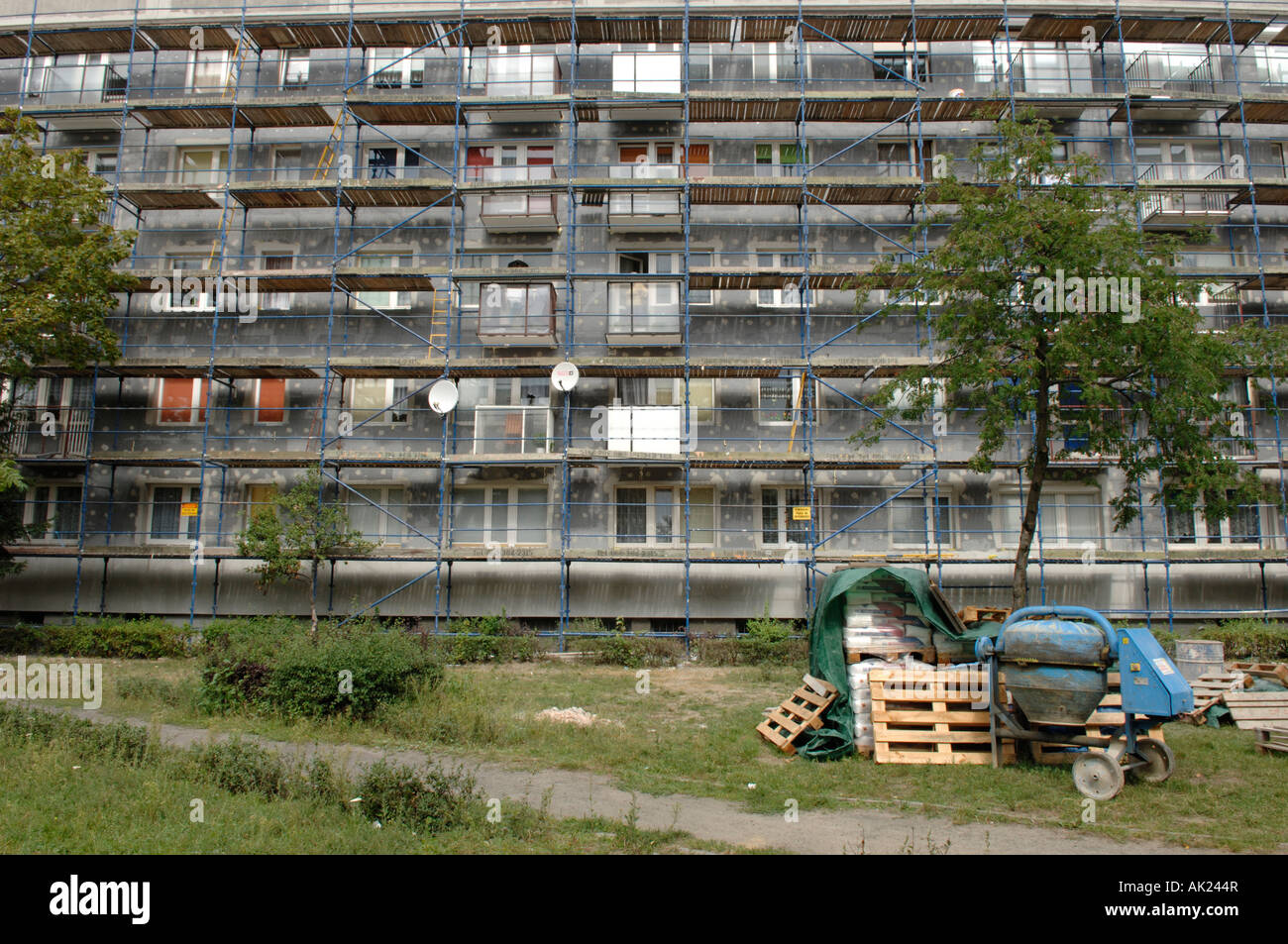 Apartment block being built in hi-res stock photography and images - Alamy
