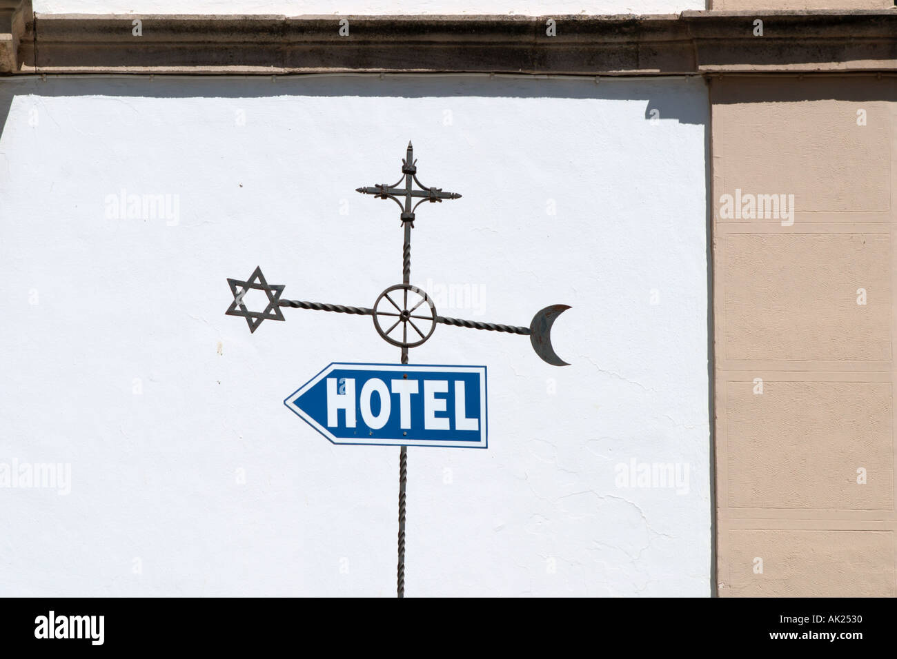 Hotel direction hi-res stock photography and images - Alamy