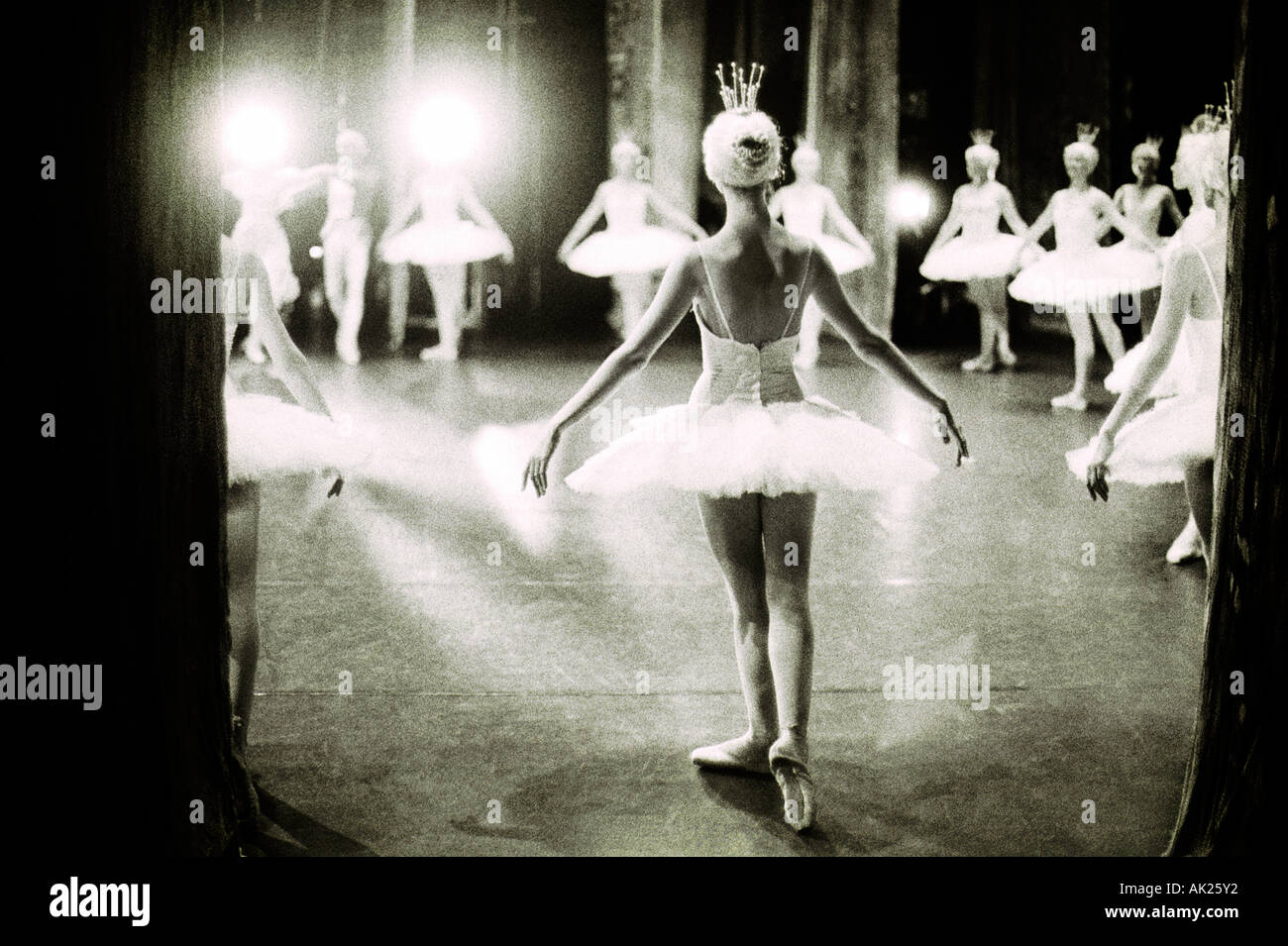 Dance ballerina ballet russian hi-res stock photography and images - Alamy