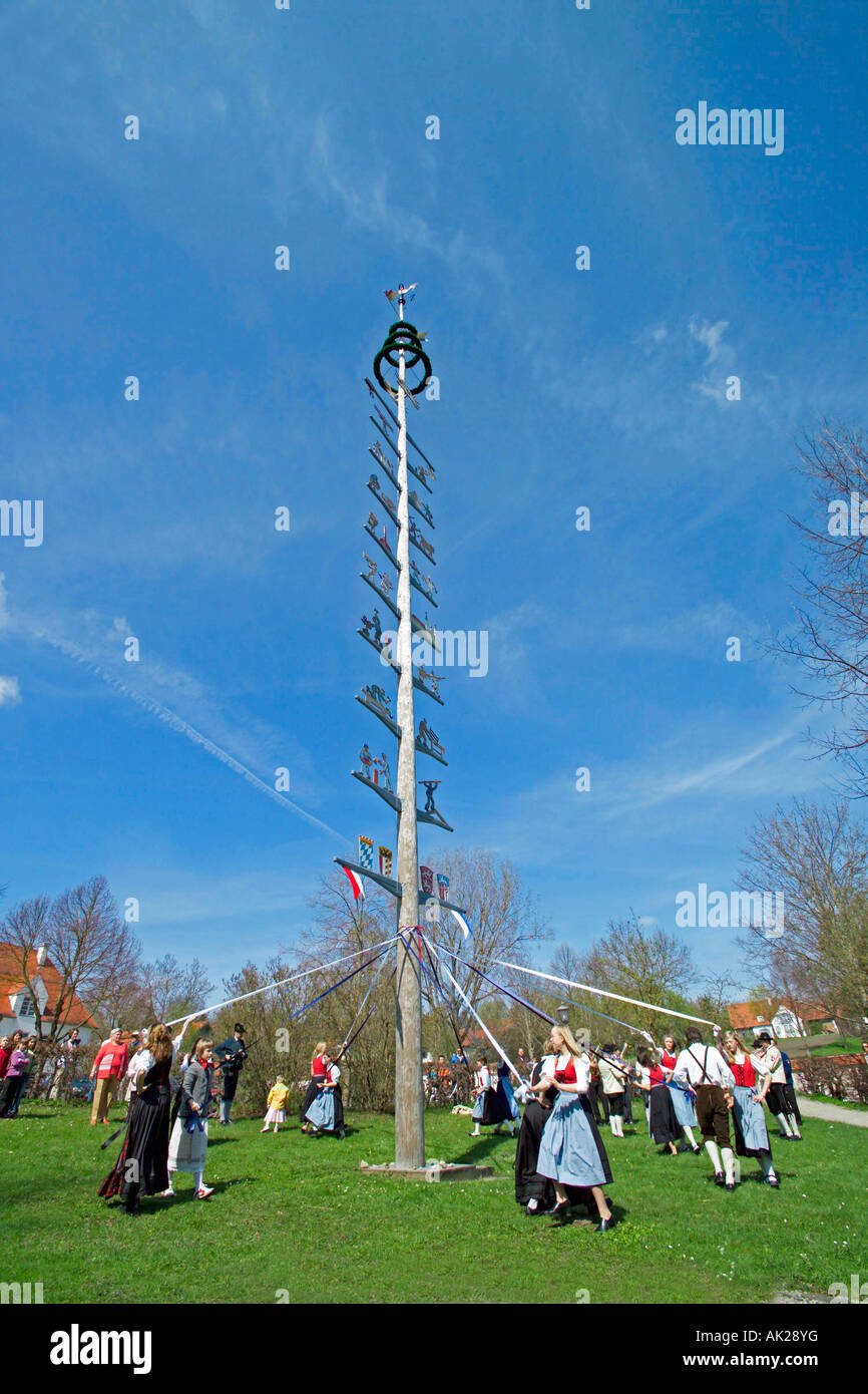 Bavaria maypole dance hi-res stock photography and images - Alamy