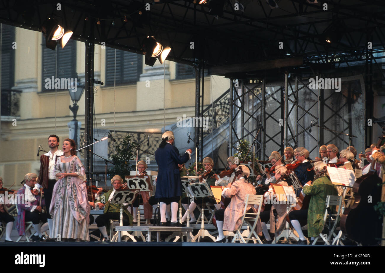 Open air oper hi-res stock photography and images - Alamy