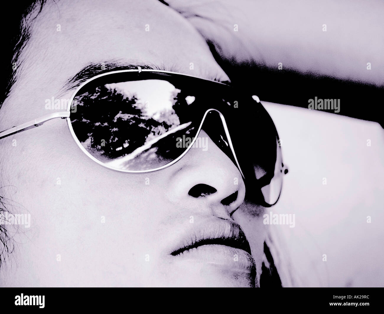 Sunglasses asian face reflection hi-res stock photography and images ...