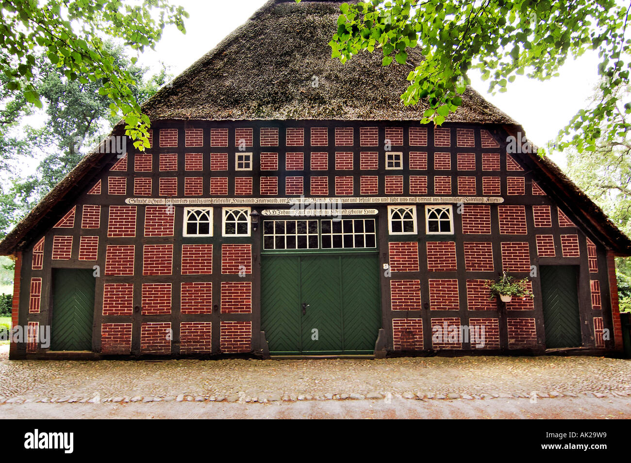 farm with thatched roof, Worpswede, Lower Saxony, Germany Stock Photo ...
