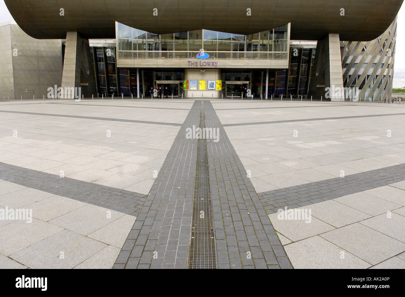 lowry centre theatre salford manchester design architecture building ...