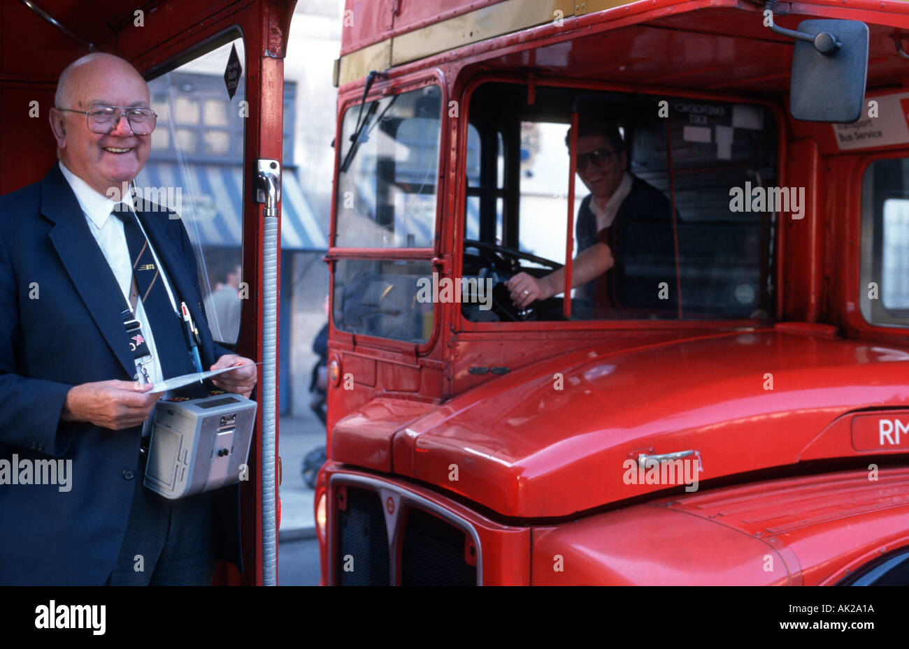 London rot bus doppeldecker transport hi-res stock photography and ...