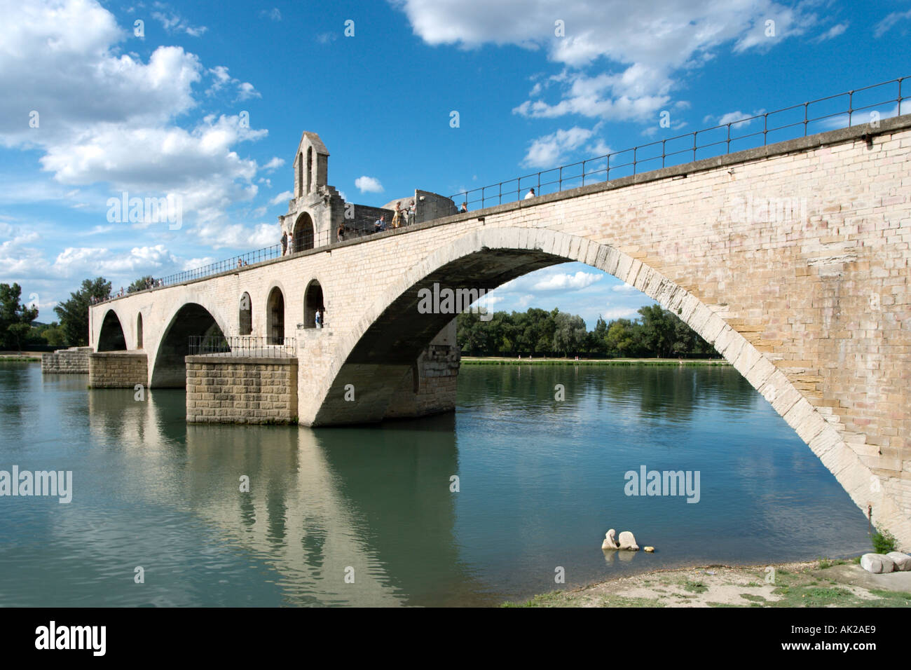 Pont d'Avignon (Pont St Benezet), River Rhone, Avignon, Provence ...
