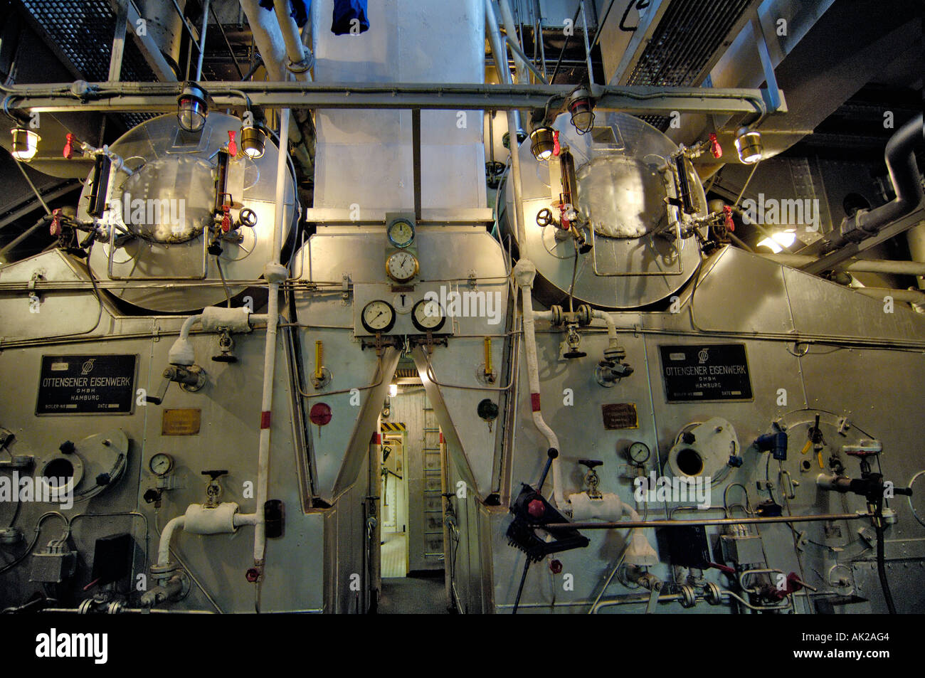 Ships boiler hi-res stock photography and images - Alamy