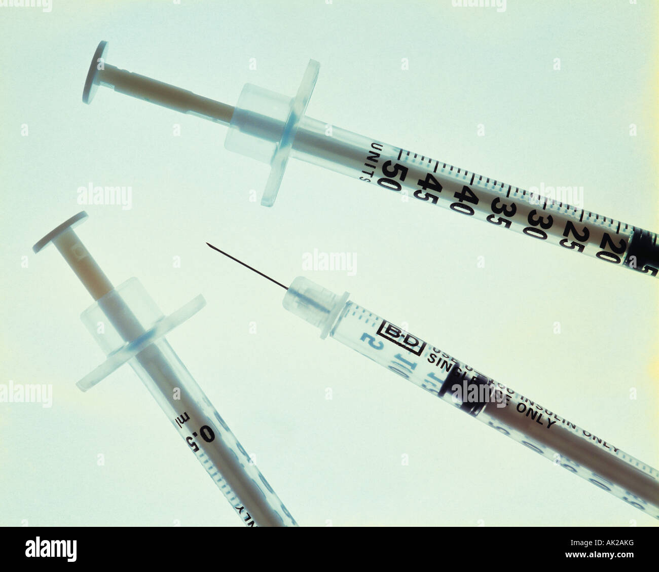 Hypodermic syringe studio colour hi-res stock photography and images ...