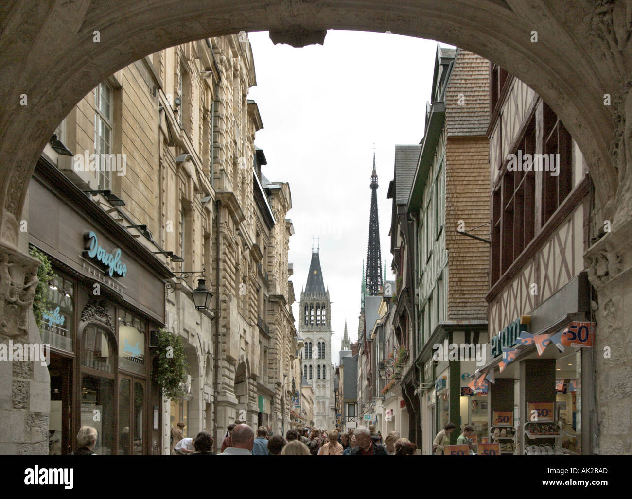 Rouen france shops hi-res stock photography and images - Alamy