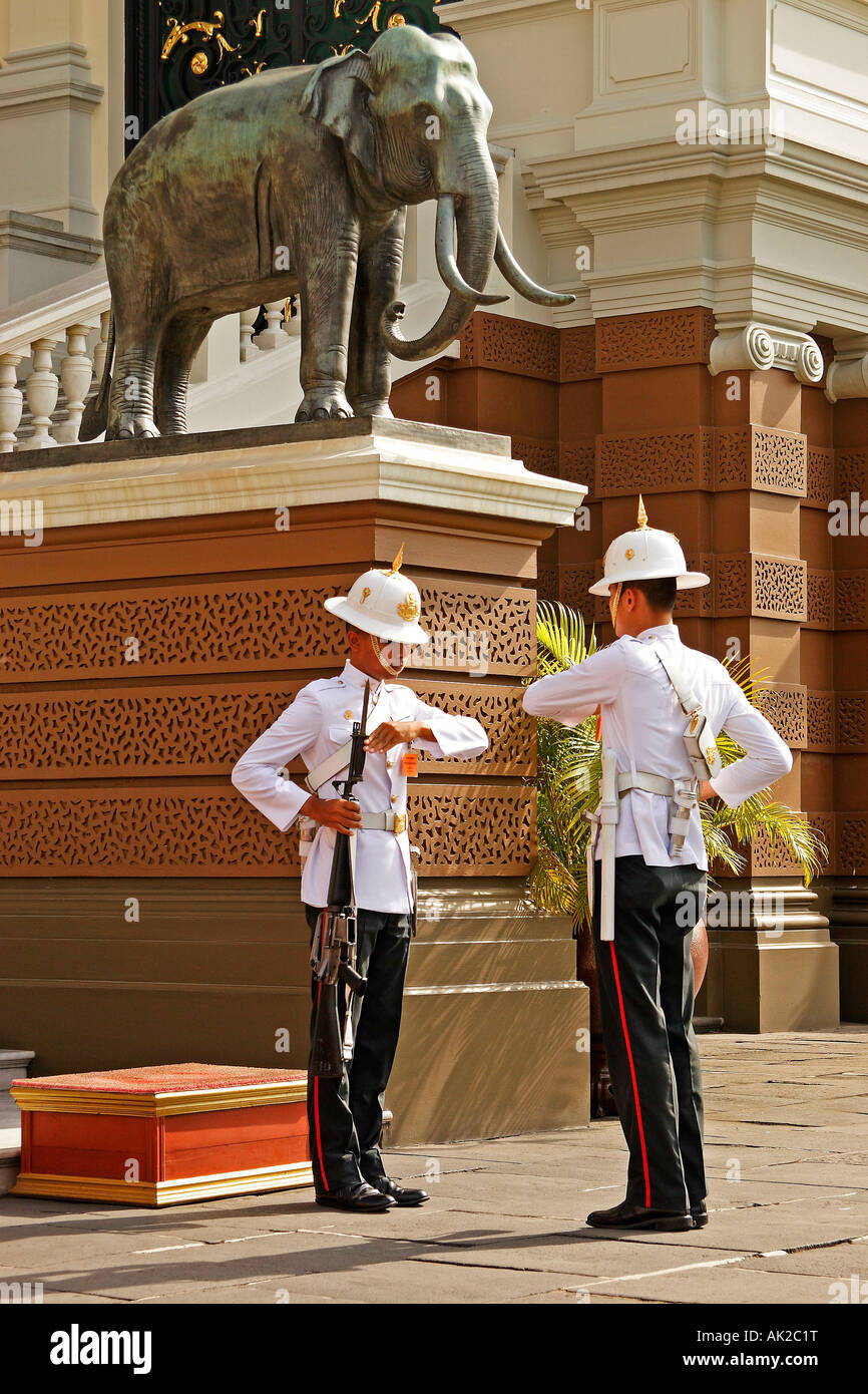 Palace Guard / Bangkok Stock Photo - Alamy