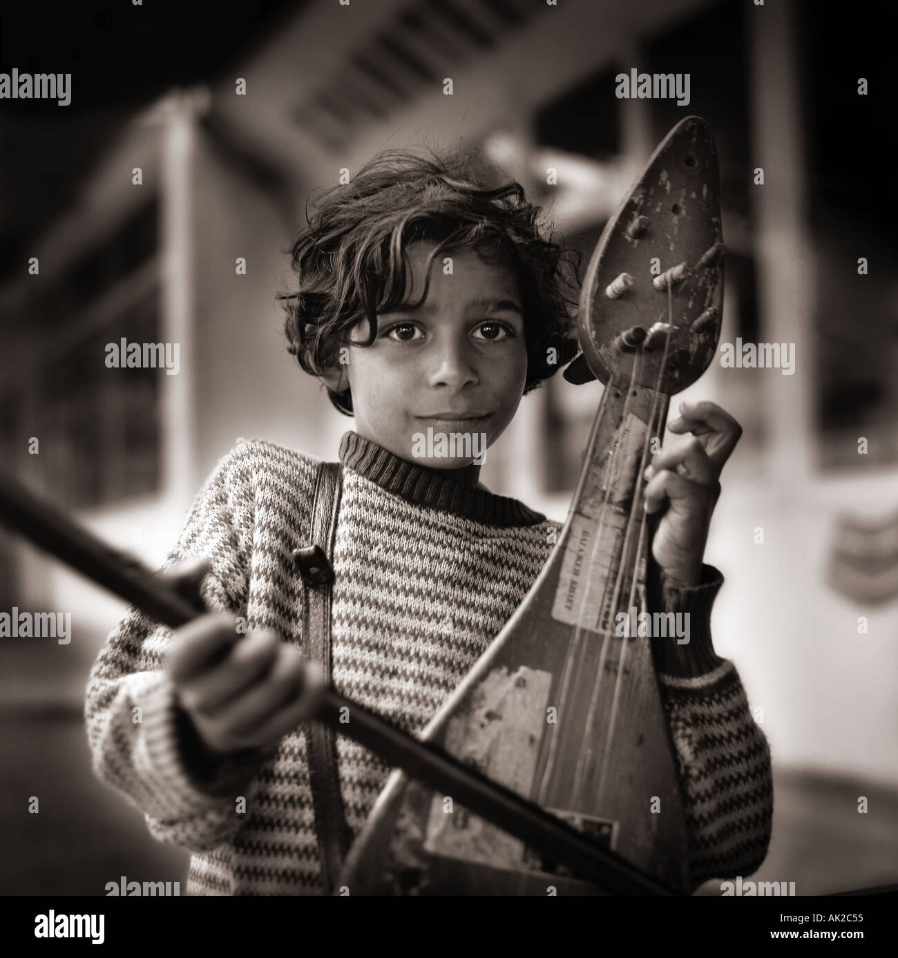 Streetwise child hi-res stock photography and images - Alamy