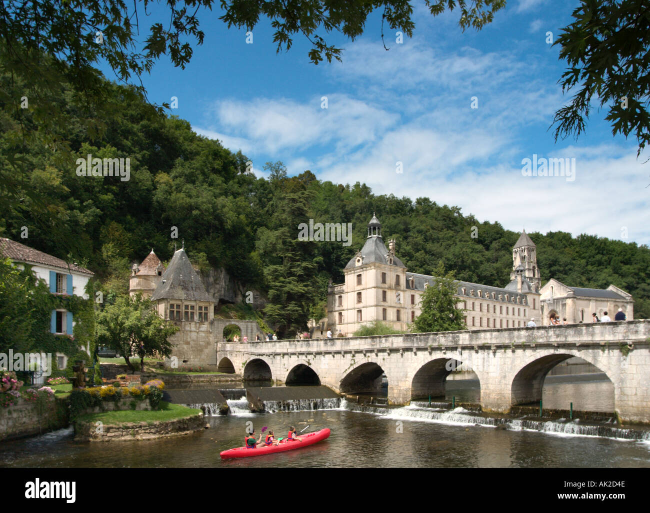River Dronne and the Abbey in Brantome, Perigord Blanc, Dordogne ...