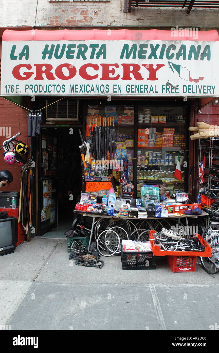 NY Harlem Mural wall painting art Grafitti graffiti artist grocery ...