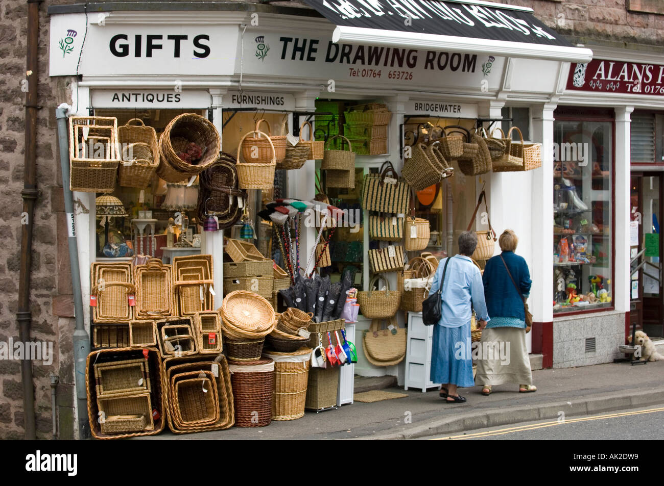 Crieff shop hi-res stock photography and images - Alamy