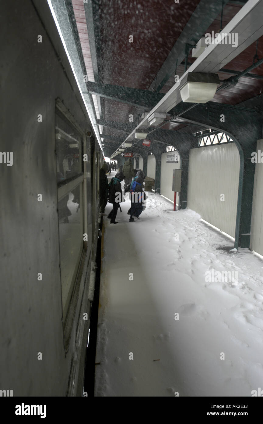 NY subway platform snow vertical Stock Photo - Alamy