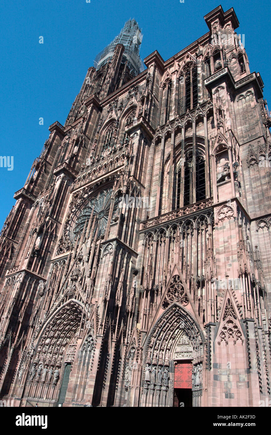 Front of strasburg cathedral hi-res stock photography and images - Alamy