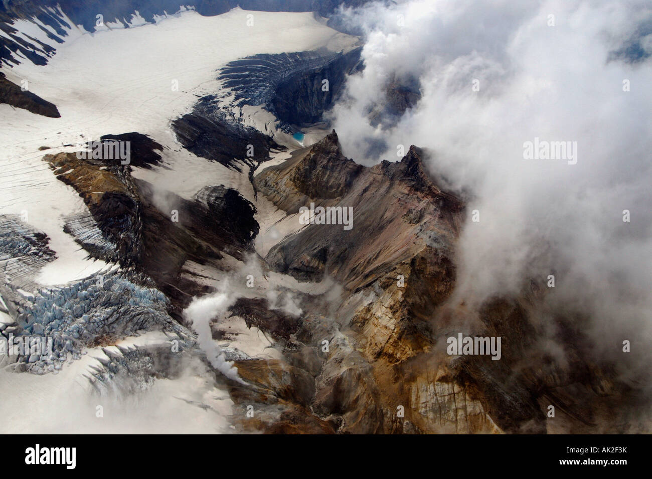 View mutnovsky volcano hi-res stock photography and images - Alamy