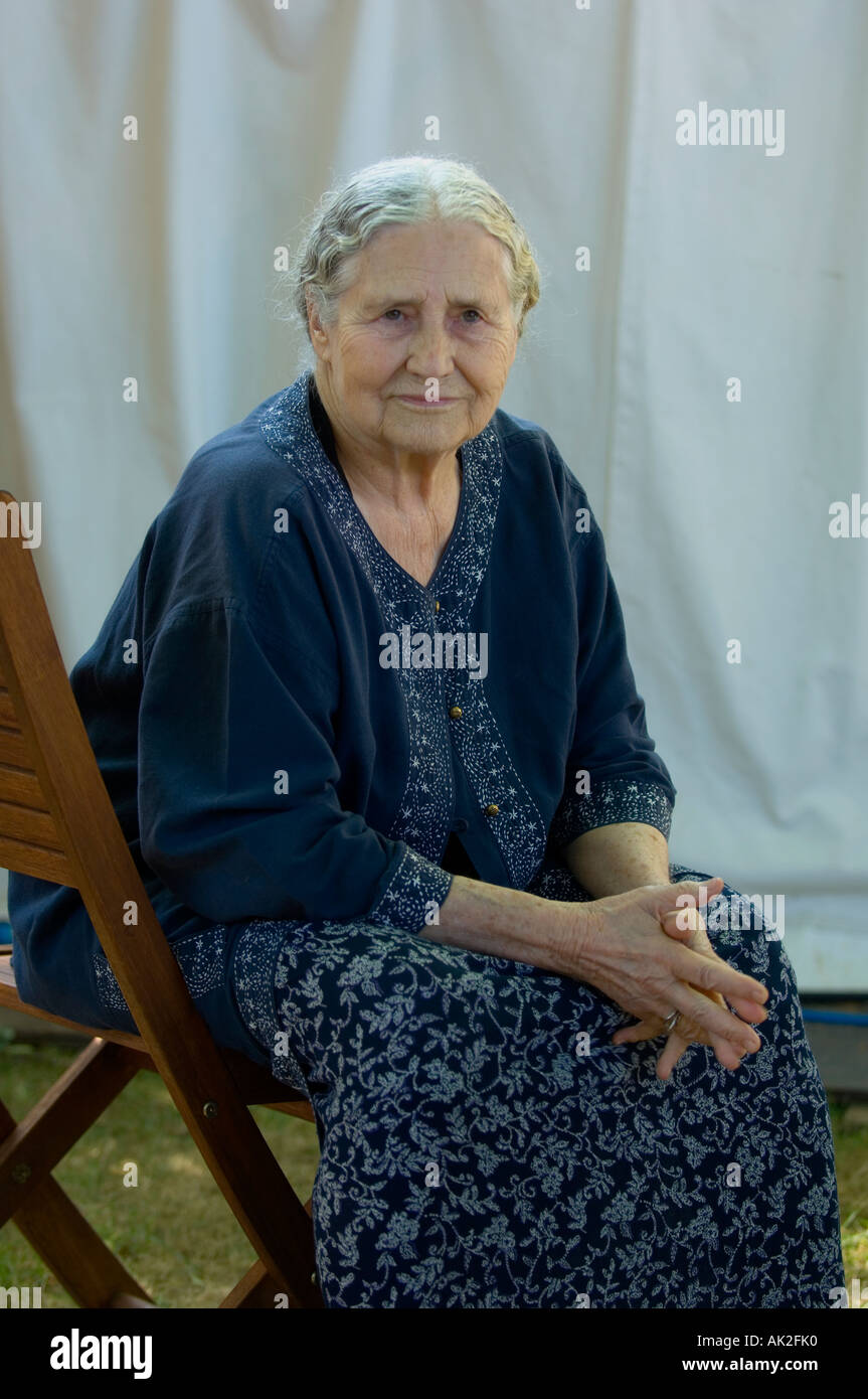 Doris lessing writing hi-res stock photography and images - Alamy