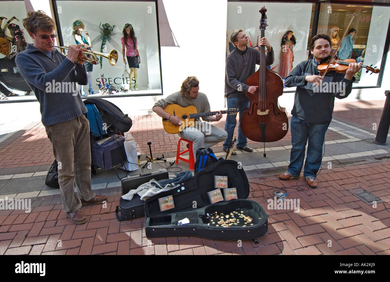 Ireland Dublin Grafton Street buskers Stock Photo - Alamy