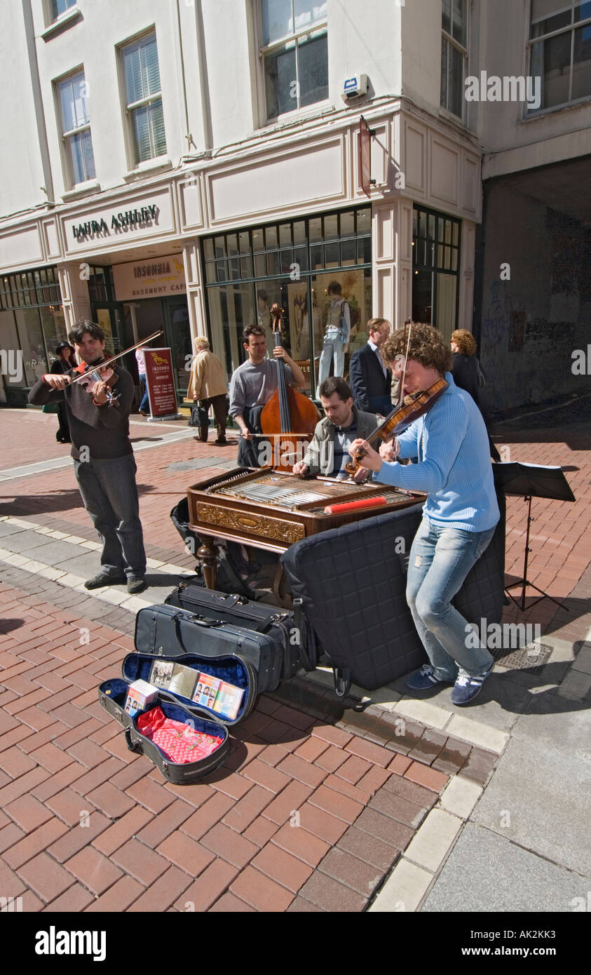 Ireland dublin grafton street buskers hi-res stock photography and ...