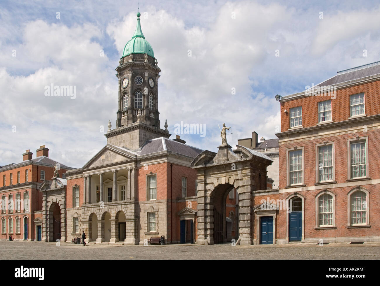 Exterior courtyard hi-res stock photography and images - Alamy