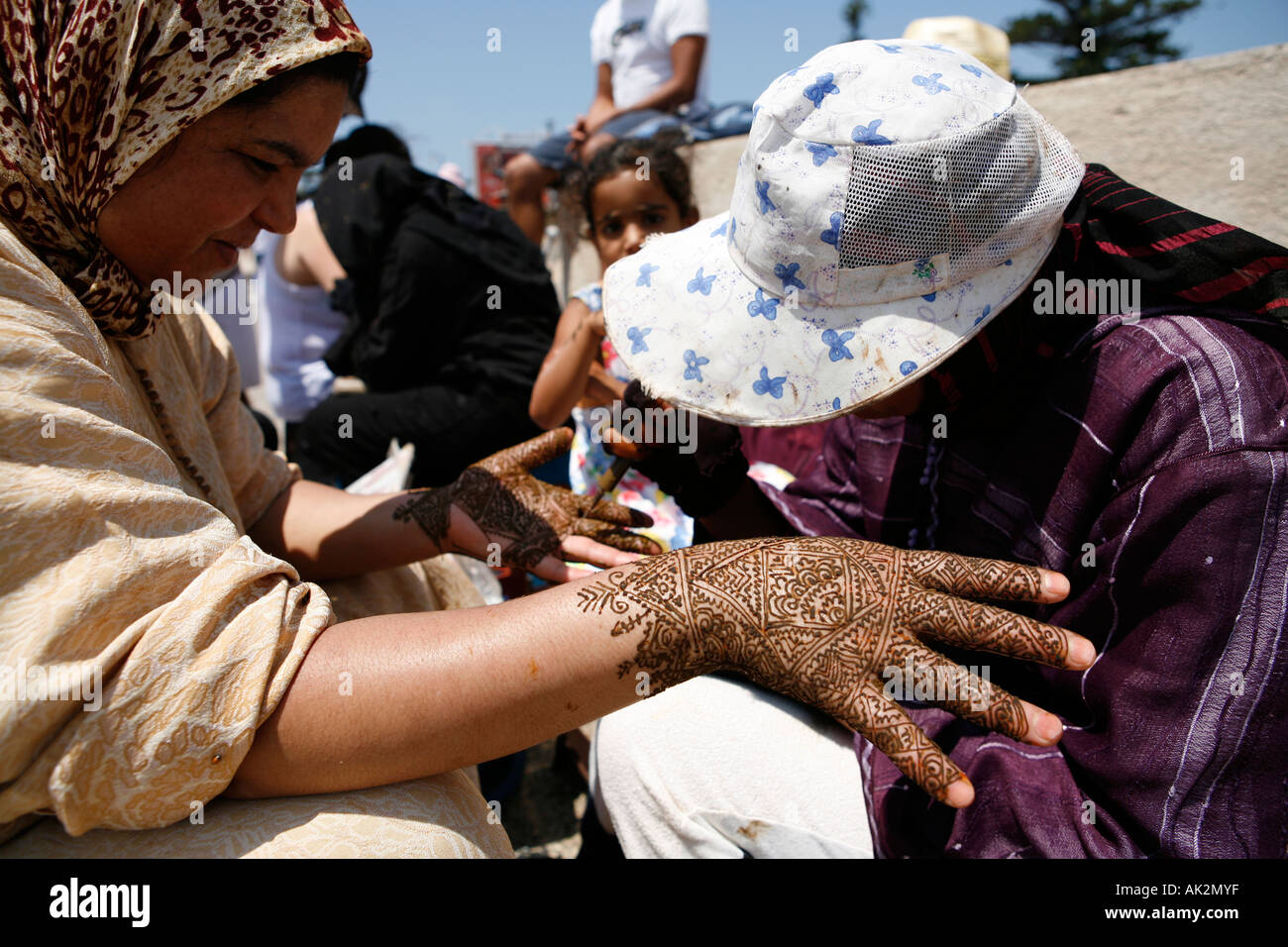 Henna artist morocco hi-res stock photography and images - Alamy