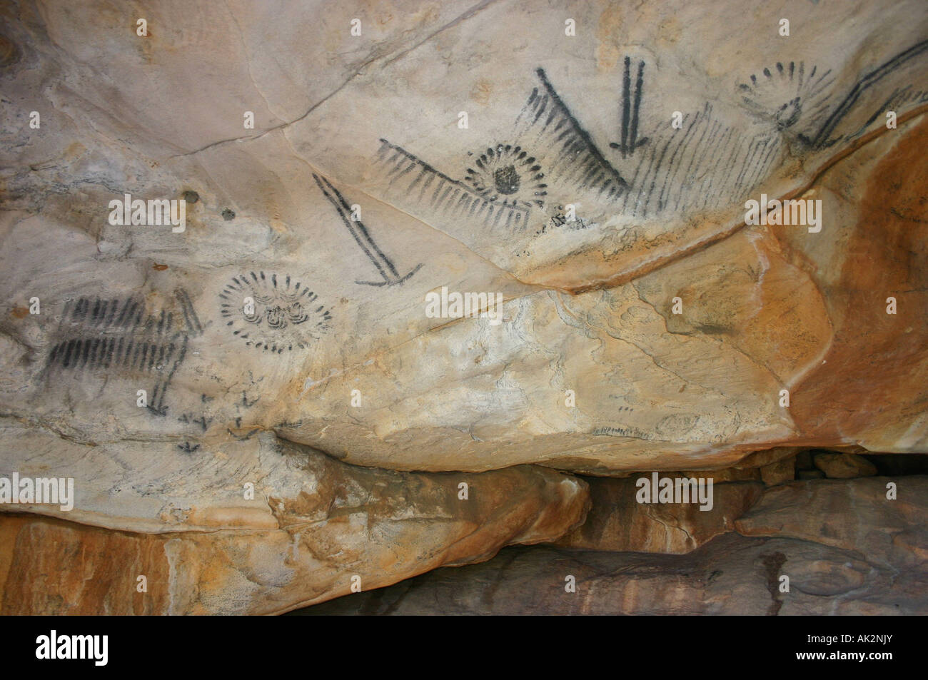 Australia : Flinders Ranges - rock painting Stock Photo - Alamy