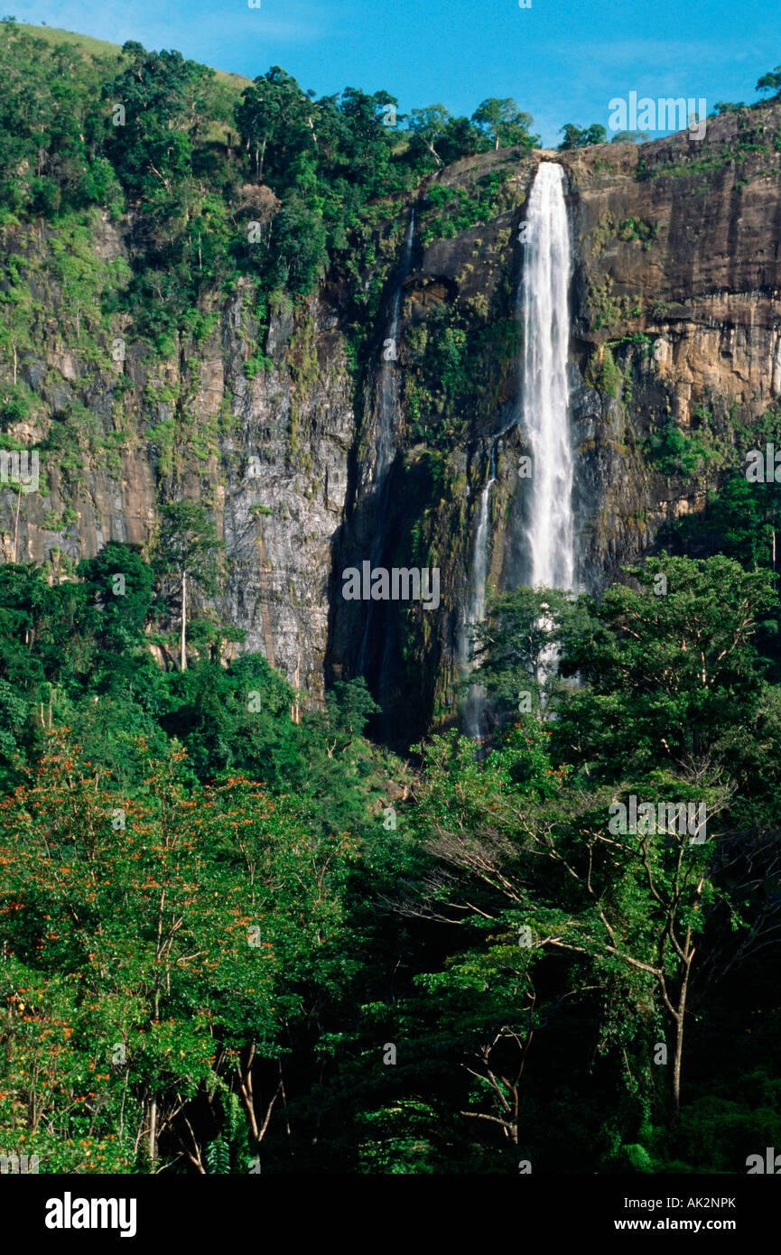 Diyaluma falls hi-res stock photography and images - Alamy