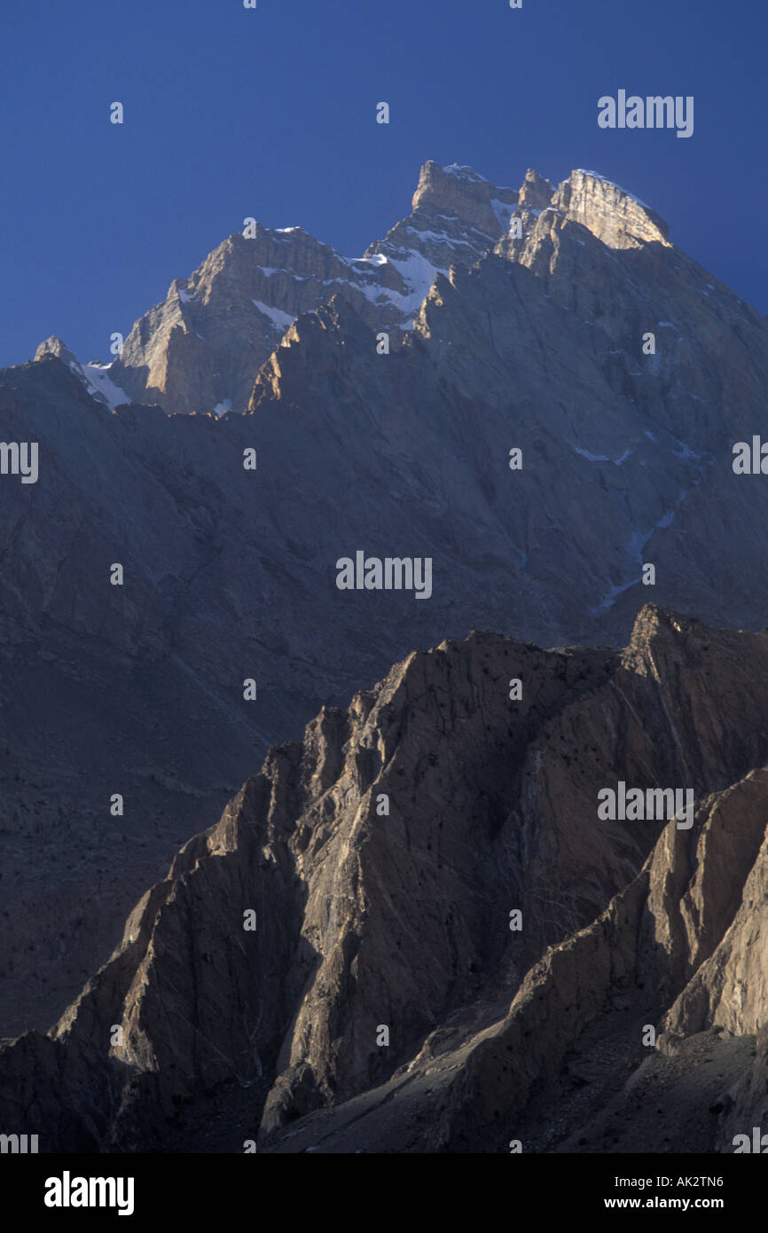 Massive himalayan peak hi-res stock photography and images - Alamy